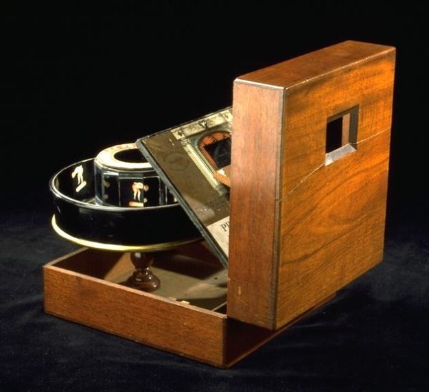 A Portable Phenakistoscope Theater | Graphic Arts