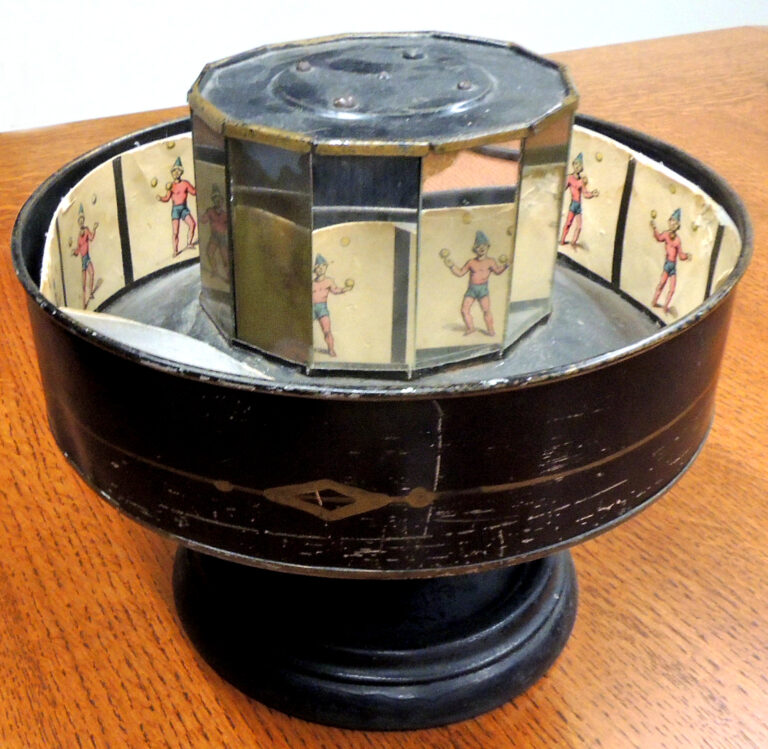 Pre-cinema optical devices | Graphic Arts